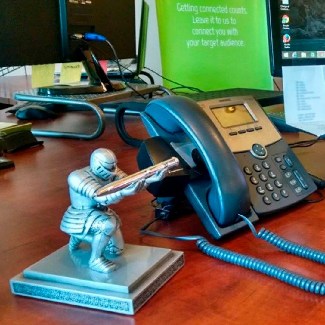Держатель для ручки Рыцарь Executive Knight Pen Holder купить по цене 1 ...